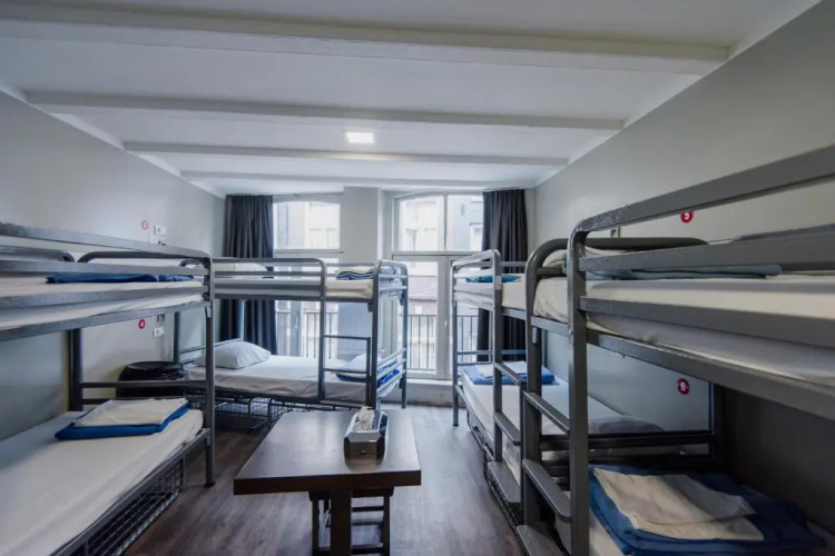 Hostel Warmoes Amsterdam - Amsterdam