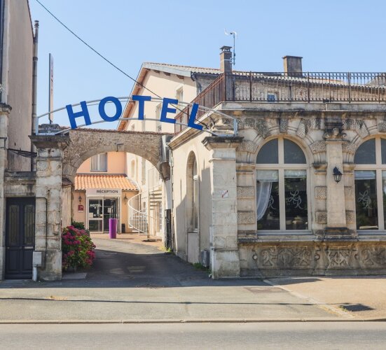 Hôtel Le Cheval Blanc - Saint-Maixent-l'École