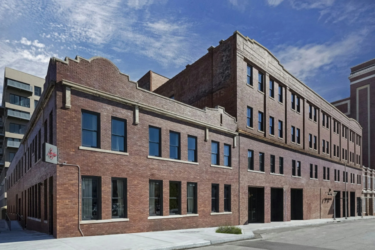 Crossroads Hotel - Kansas City, KS