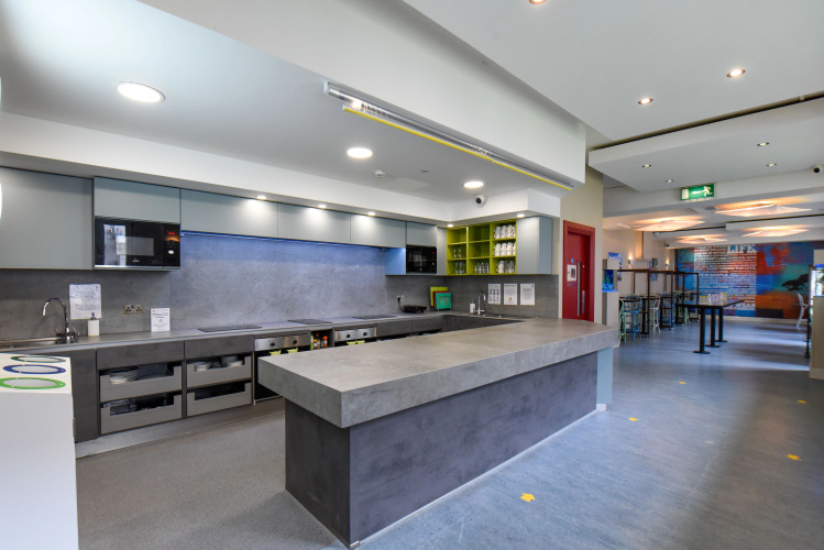 Kinlay Hostel Eyre Square - Best Hostel In Ireland - Galway