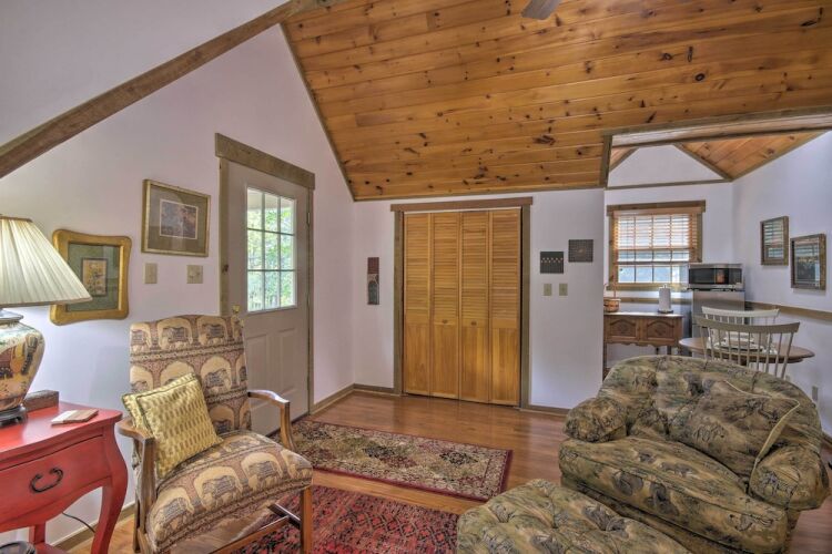 Couples Cabin - 5 Mi To Dt Berkeley Springs! - Berkeley Springs, WV