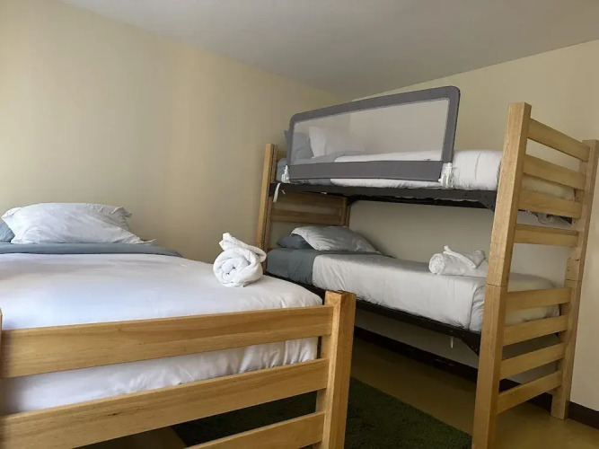2 Bedroom/2 Bath Downtown | Sleeps Six | Walkable - Pittsburgh, PA