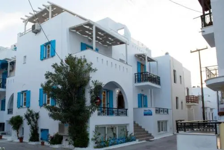 Blue Sky Summer - Naxos
