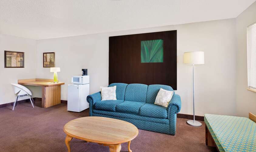Super 8 By Wyndham Newburgh/west Point Near Stewart Airport - Washingtonville, NY
