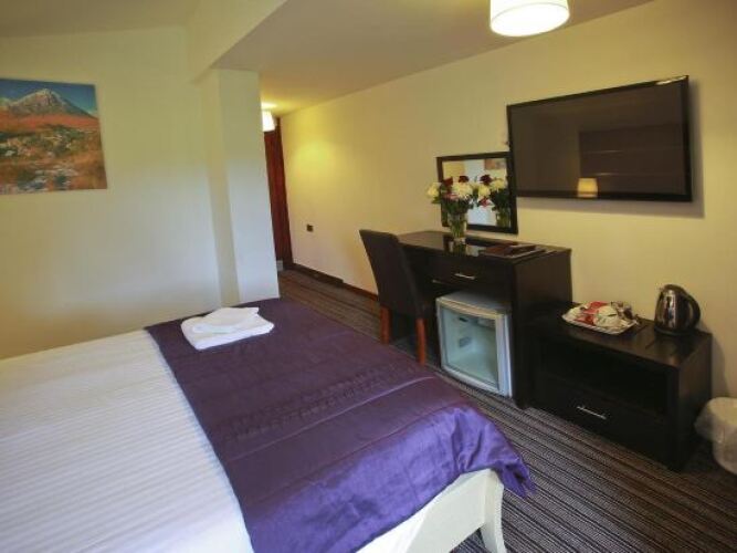 Ewenny Farm Guesthouse - Bridgend