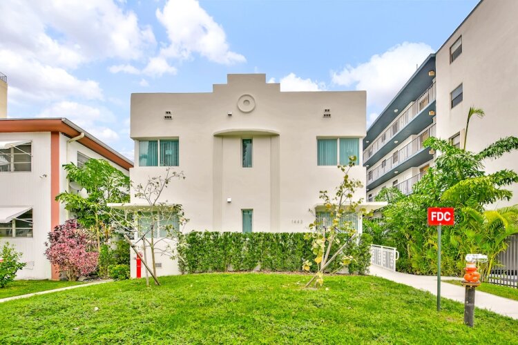 West Deco Boutique Apartments - South Beach, FL