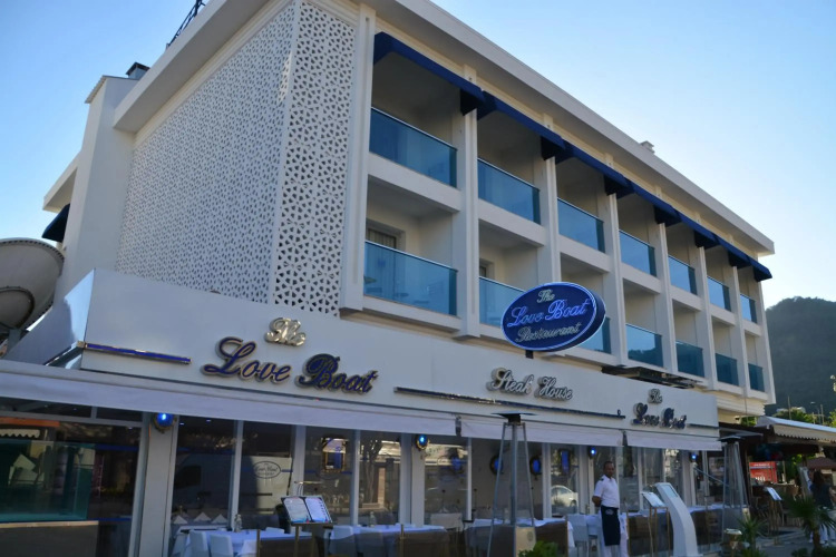 Hotel Devamlı - İçmeler