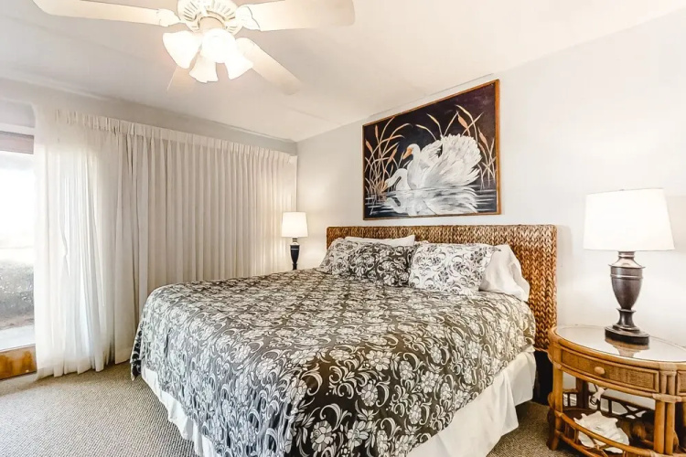 Bright & Sunny Oceanfront Getaway With Central Ac & Pool - Amelia Island, FL