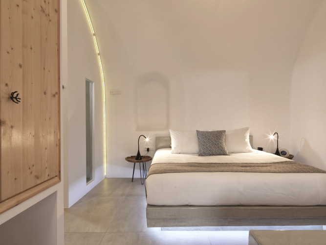 Elysian Santorini - Oia