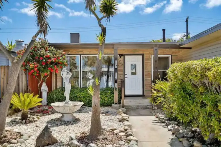 Mid Century Garden View Home Parking - Half Moon Bay, CA