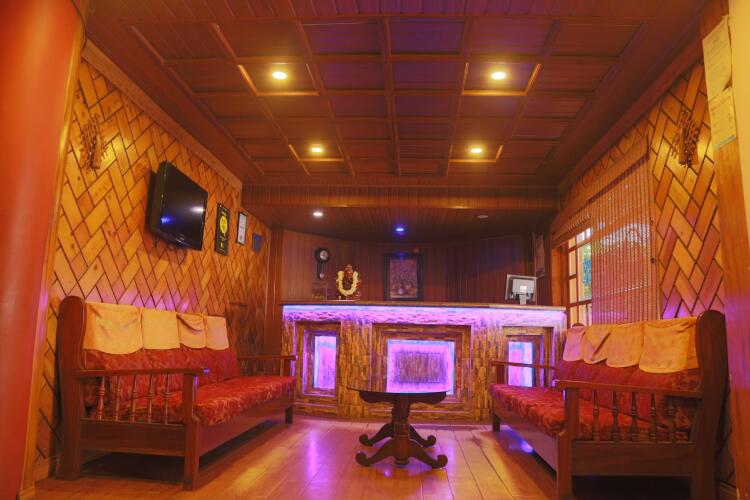 Hotel Blue Bird - Ooty