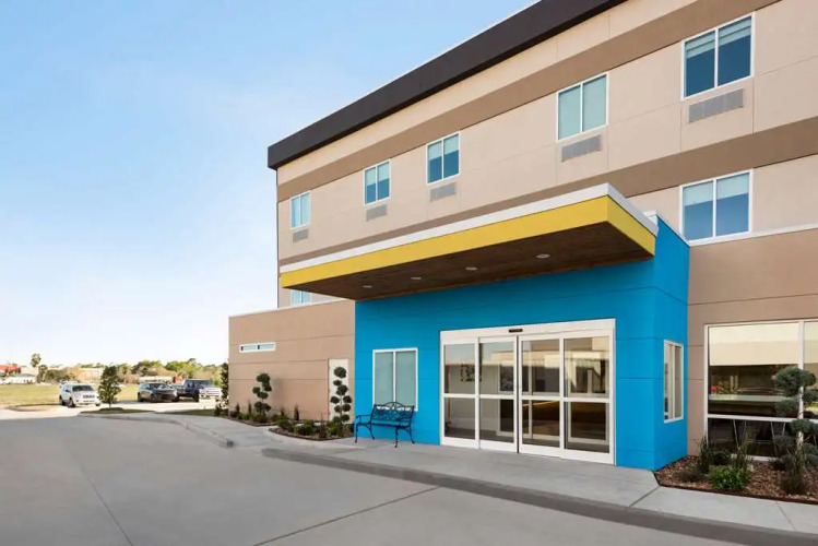 Days Inn By Wyndham Beaumont West  I-10  Walden - Beaumont, TX