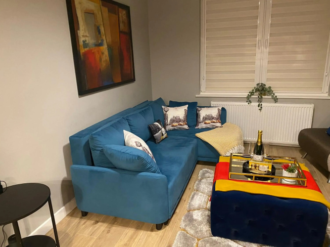 Lovely 3 Bed With Jacuzzi, Close To Airport, Driveway, Wifi - Edinburgh, UK