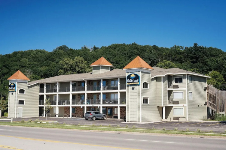 Kasa Gold Coast Inn Traverse City - Elk Rapids, MI