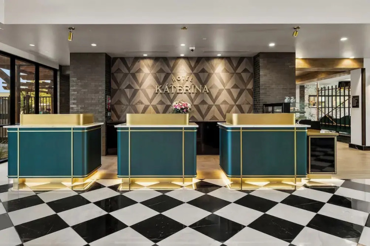 Hotel Káterina - Chico, CA