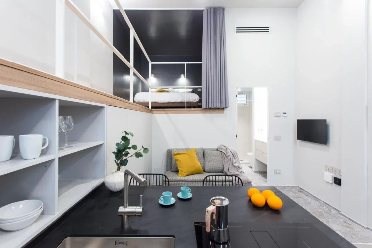 Naitly Milano Dergano - Milaan