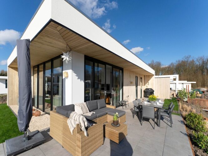 Pleasant Villa In Zeewolde With Garden - Zeewolde