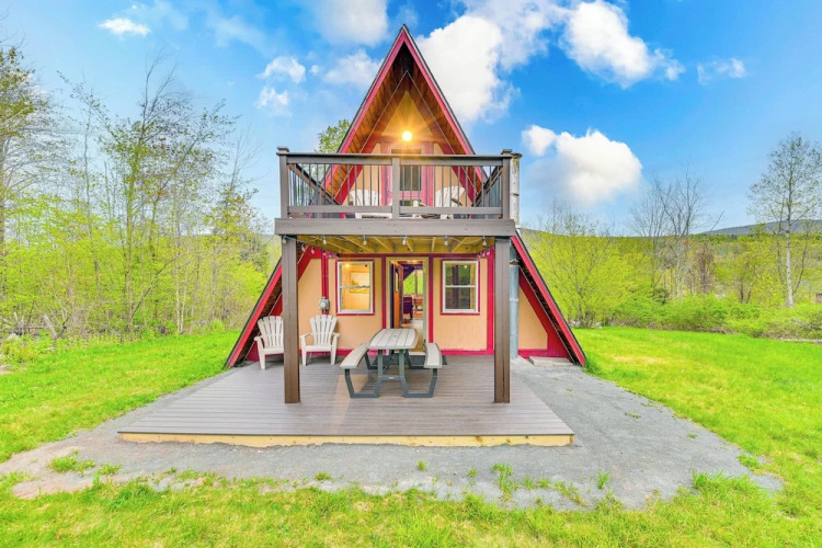 Walk To Ski Lift! Charming Hunter A-frame - Hunter Mountain