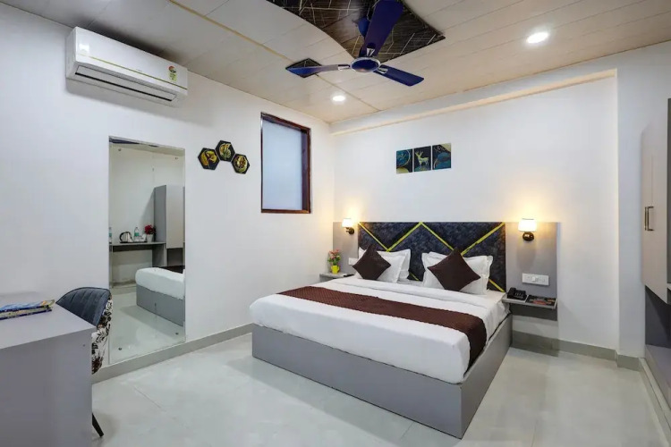 Hotel Warm Welcome Inn Noida Sector 26 - 
