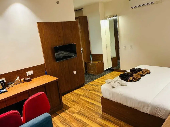 Hotel Swarn Bhoomi - Kanpur