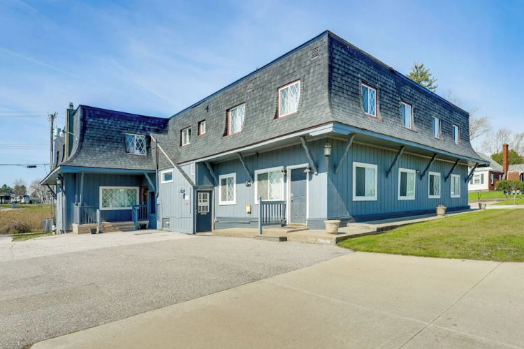 Explore Port Huron! Cozy Condo W/ Creek Views - Sarnia