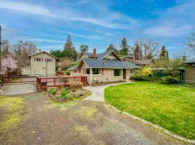 Medford Home And 2 Condos With Pool - Phoenix, OR