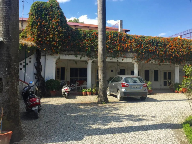 Mango Tree Courtyard Dehradun - 데라둔