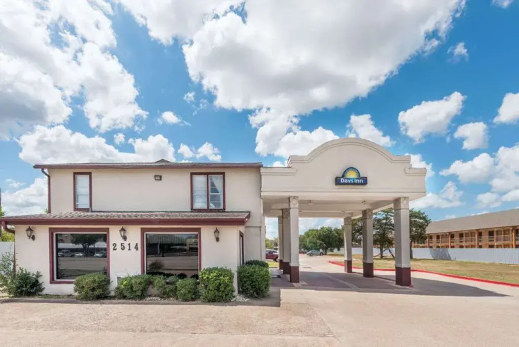 Days Inn Bryan College Station - College Station, TX