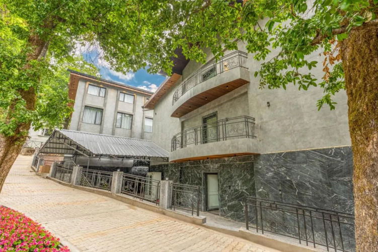 Hanric By Eight Continents Ikshana Luxe - Nainital