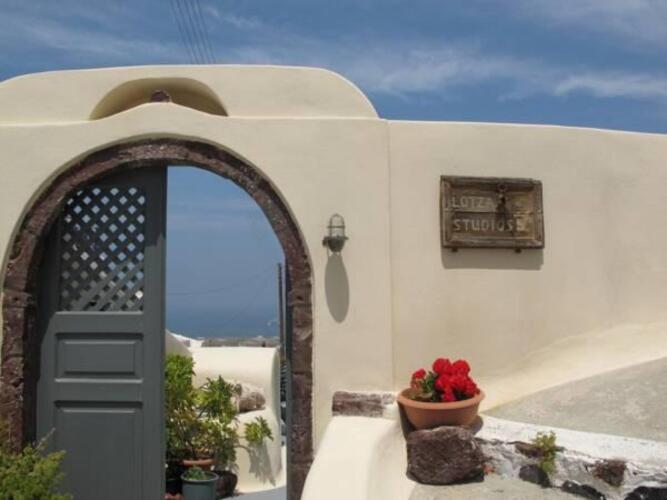 Lotza Studios - Oia