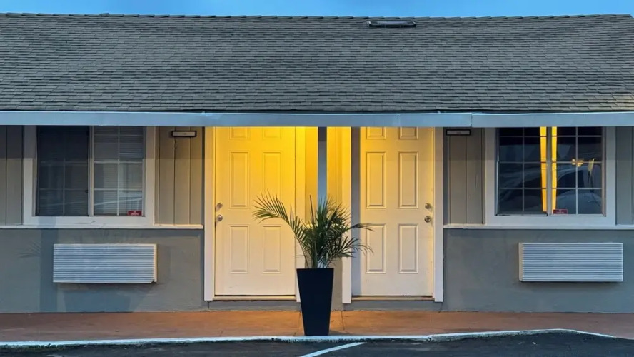 Budget Motel - Gilroy, CA