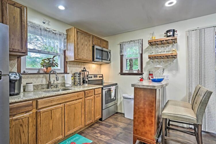 15 Mi To Camelback Ski Resort: Home W/ Deck! - Mount Pocono, PA