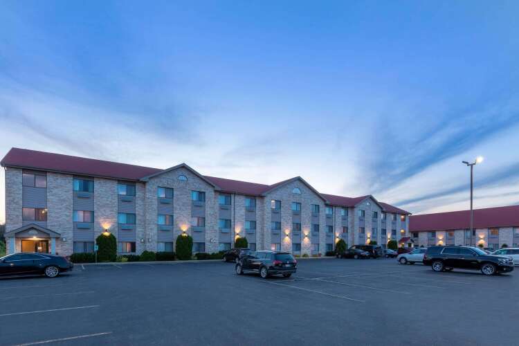 Wingate By Wyndham Wisconsin Dells - Wisconsin Dells, WI