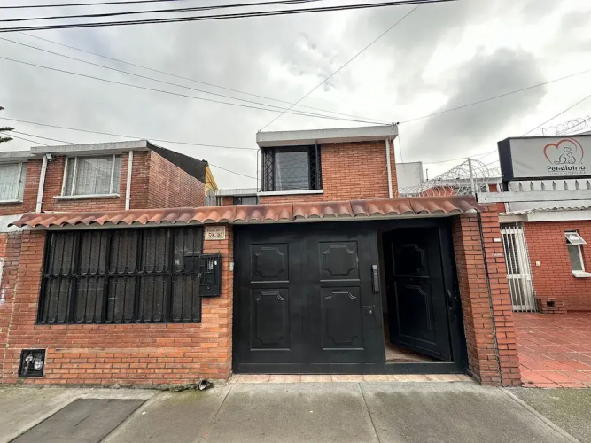 Bamuka Hostel - Bogota