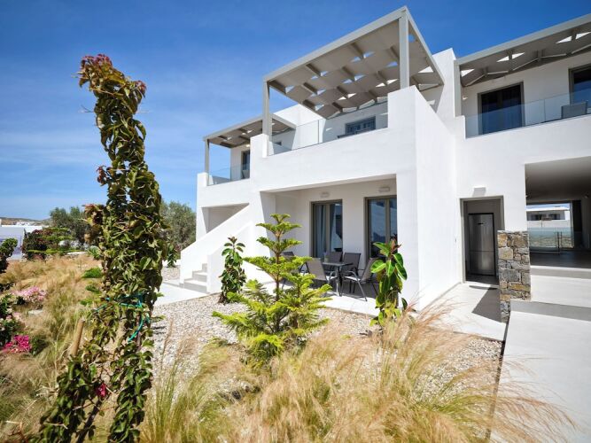 Paros Gem - Paros