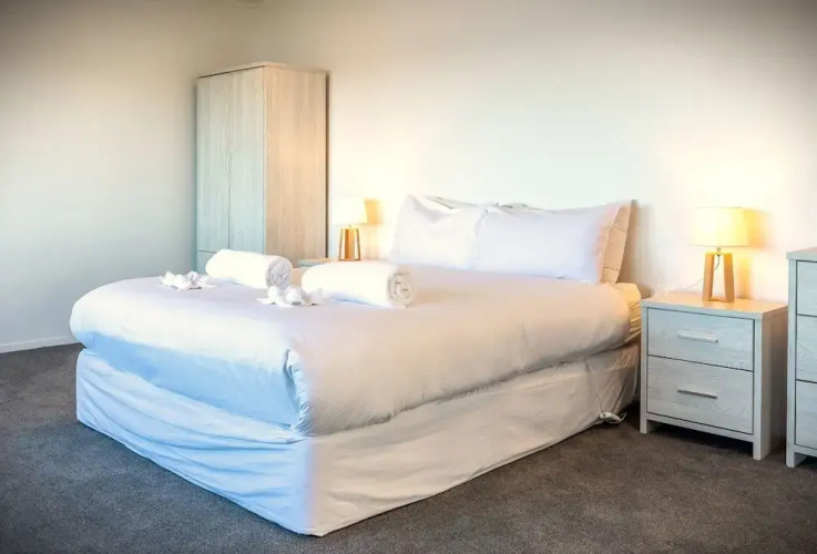 Driftwood Beach House With Spa Pool - Waiheke Island