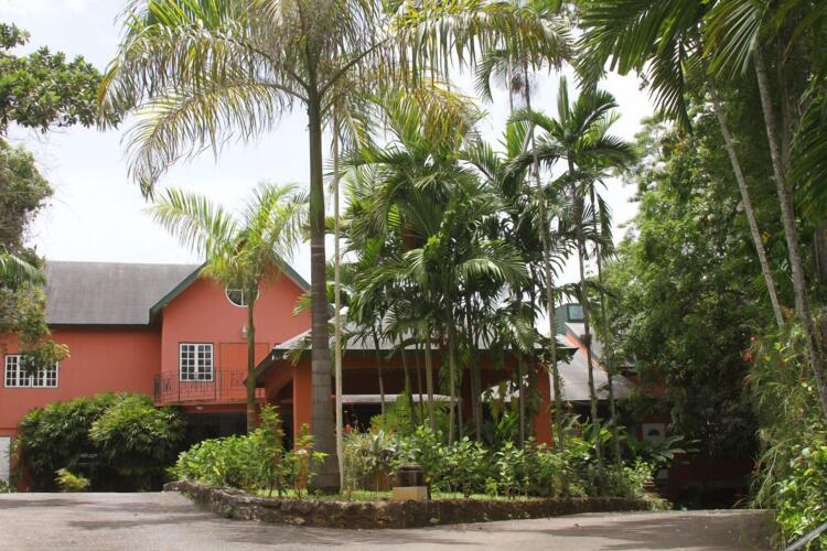 Pulse Suites At Villa Ronai - Kingston