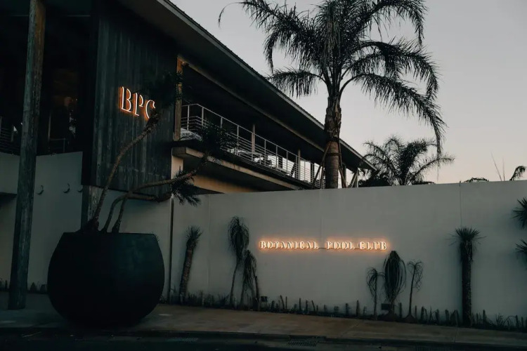 Botanical Pool Club - Tokyo