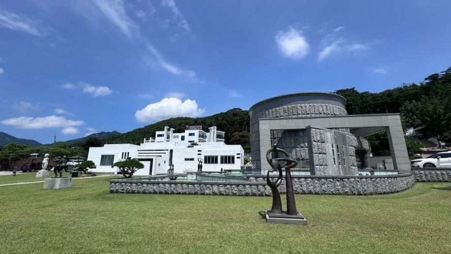 Hwimok Art Resort - Incheon