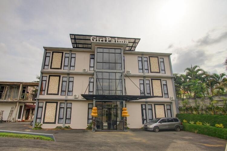 Capital O 90070 Giri Palma Hotel & Villas - Malang