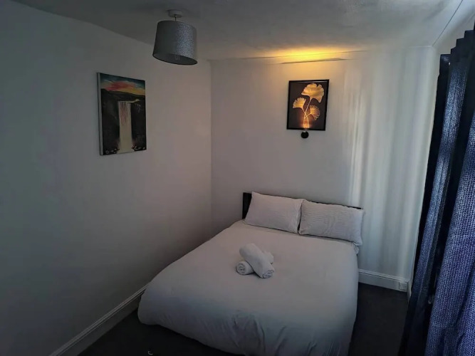 Gillingham 4-bed Stay - Wifi, Parking, Ldn Access - Chatham