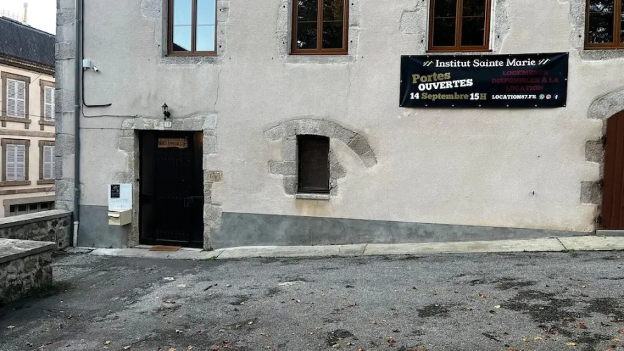 Prestigieuse Résidence - Parking - Bellac