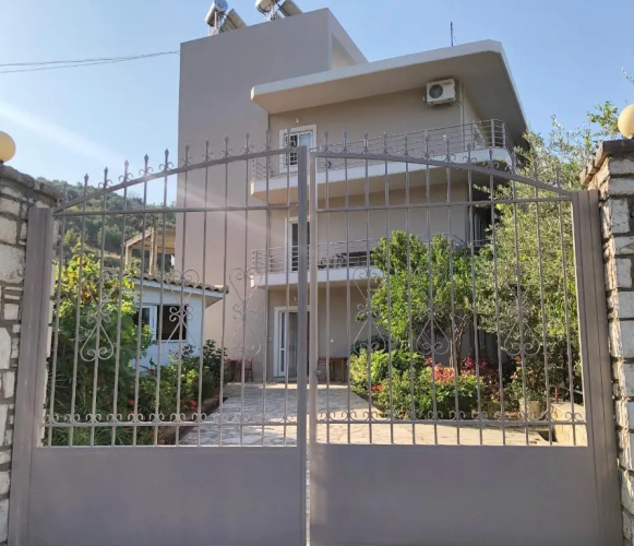 Koks’ Guesthouse - Himarë