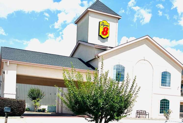 Super 8 By Wyndham Montgomery/ Lake Conroe - Willis, TX