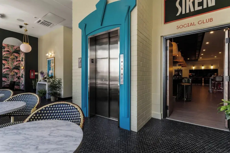 Hotel Vela - Gulfport, MS
