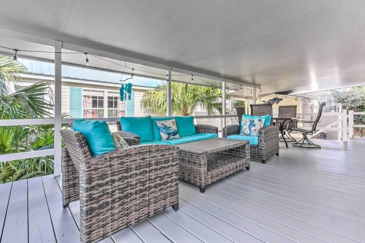 Walk To Beach: Miramar Tropical Cabana W/ Deck! - Florida Panhandle, FL