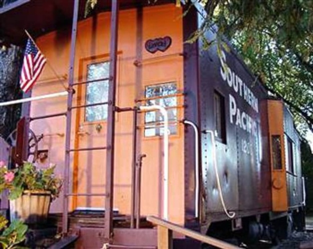 Featherbed Railroad B&b Resort - California