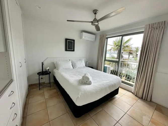 Waiheke Island - Onetangi Beachfront Apartments - Waiheke Island