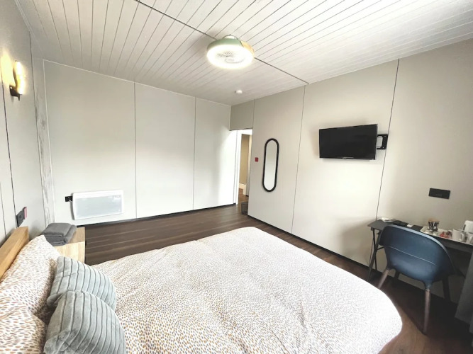 Oyo Welsh Holiday Accommodation - Modern Stay - Pembrokeshire