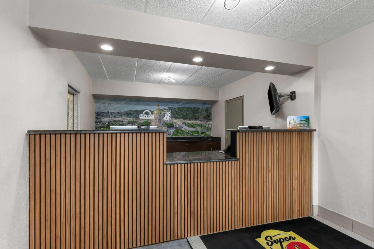 Super 8 By Wyndham Charleston Wv - Charleston, WV